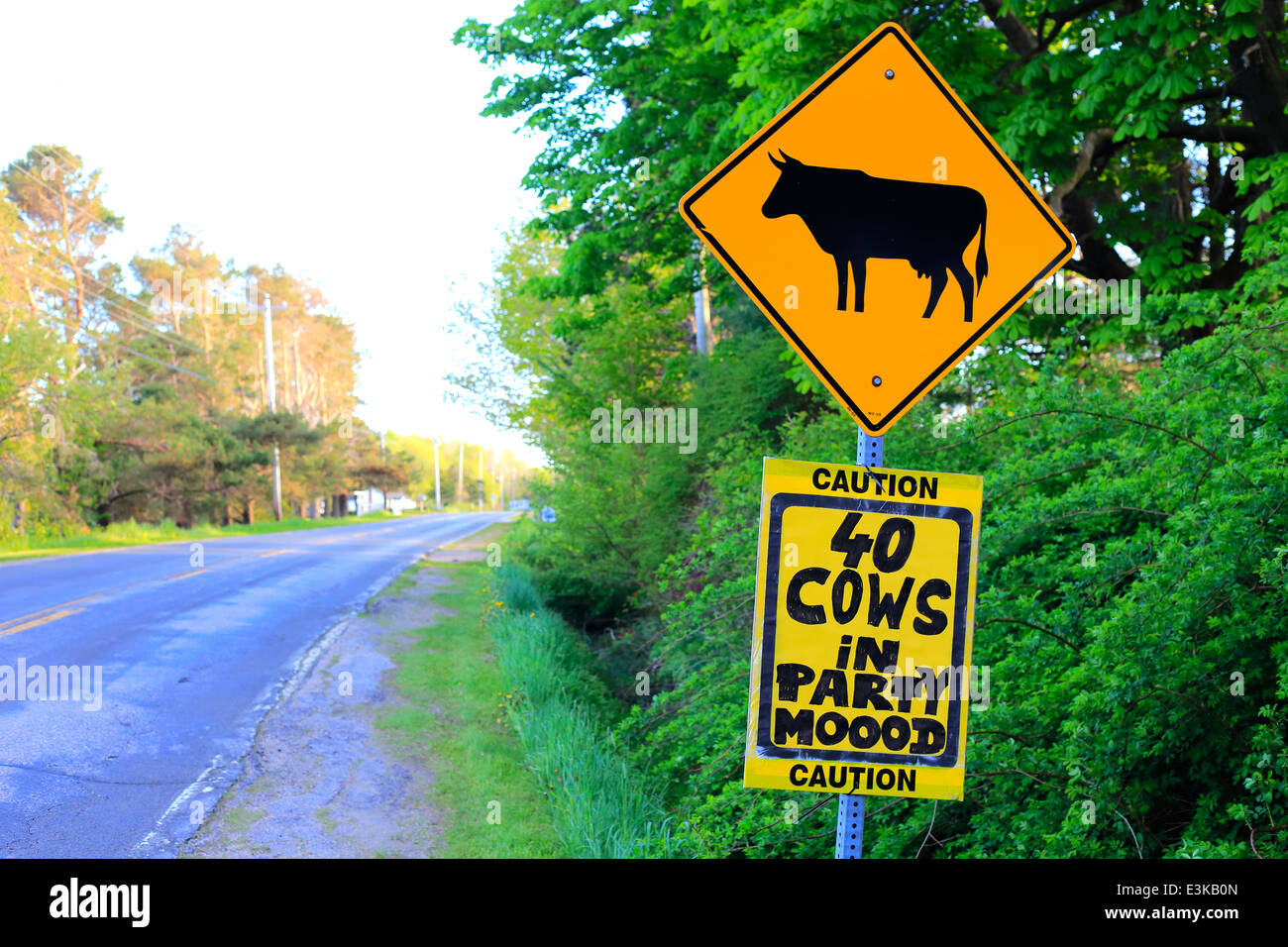 Funny farm sign hi-res stock photography and images - Alamy