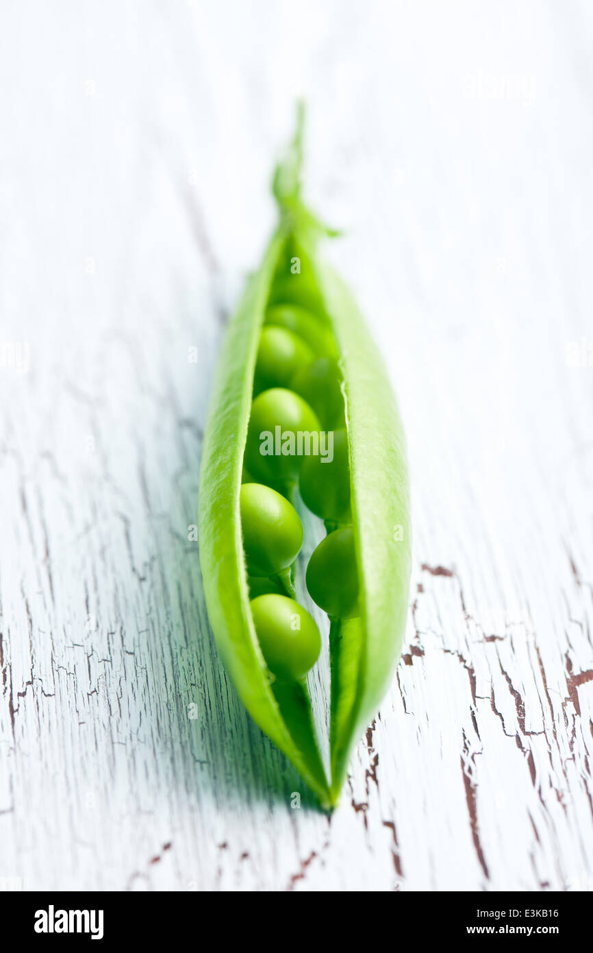Pea pod hi-res stock photography and images - Alamy
