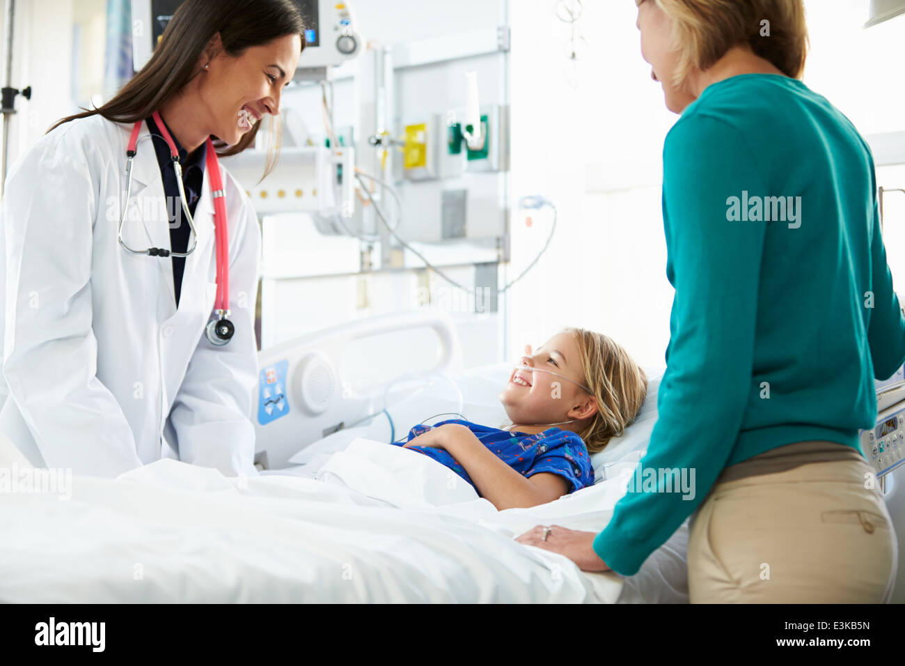 Woman in intensive care unit hi-res stock photography and images - Alamy