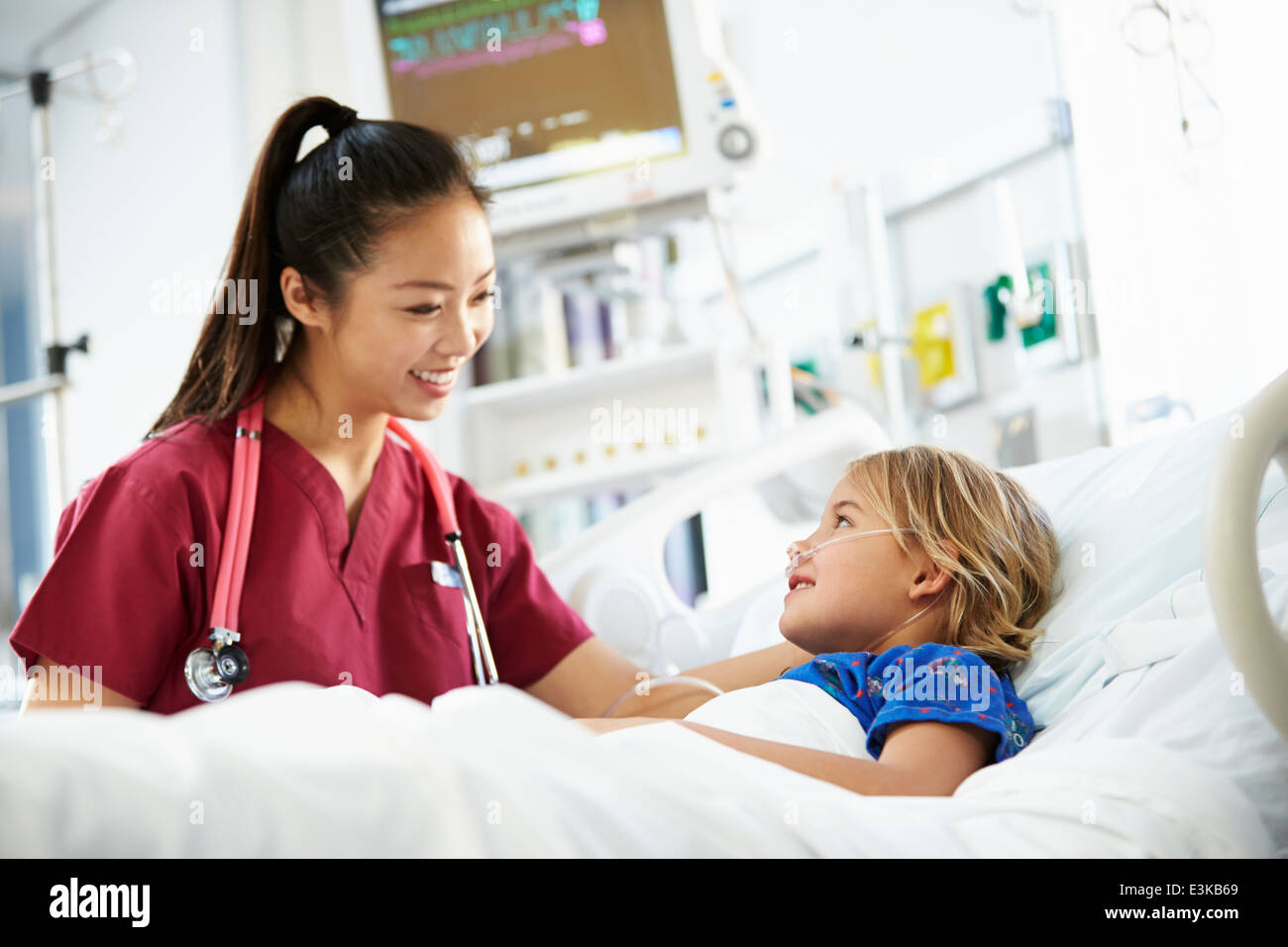 Icu patient female hi-res stock photography and images - Alamy