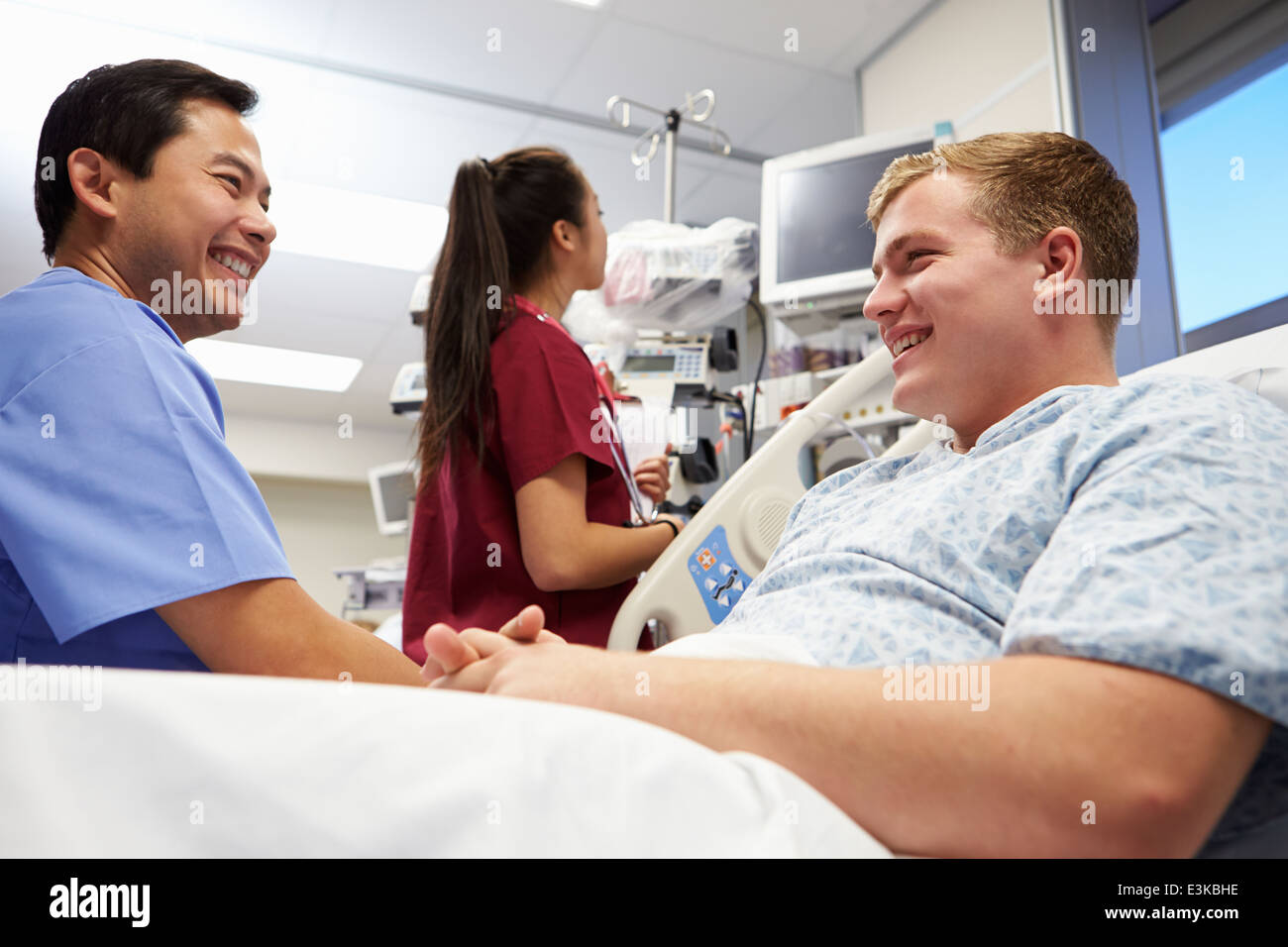 Medical emergency bed hi-res stock photography and images - Alamy
