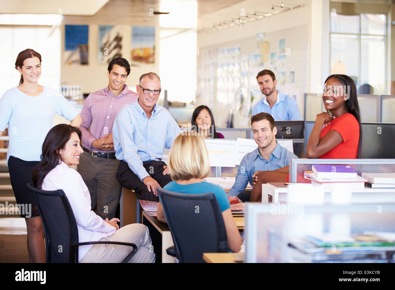 Team meeting modern office hi-res stock photography and images - Alamy