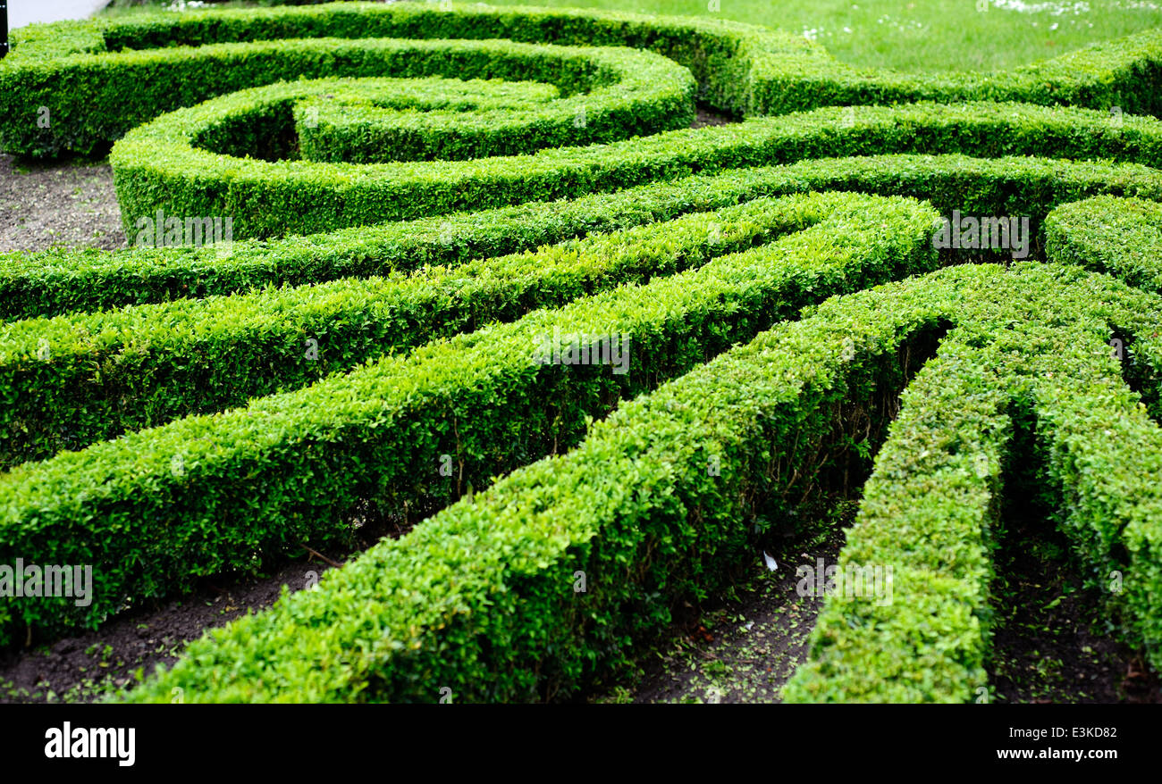 Garden paris maze hi-res stock photography and images - Alamy