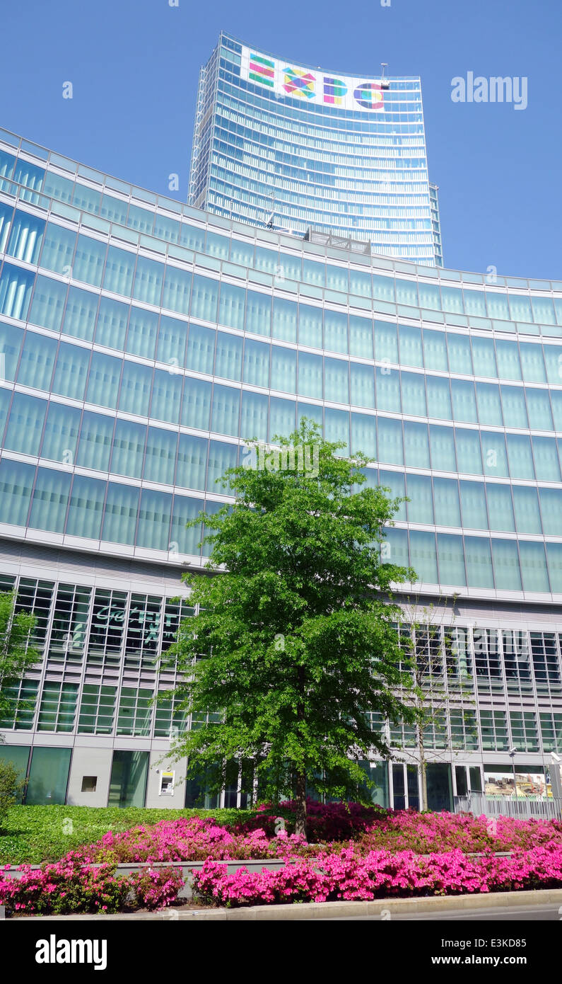 Each as tall as a 15 storey building hi-res stock photography and ...