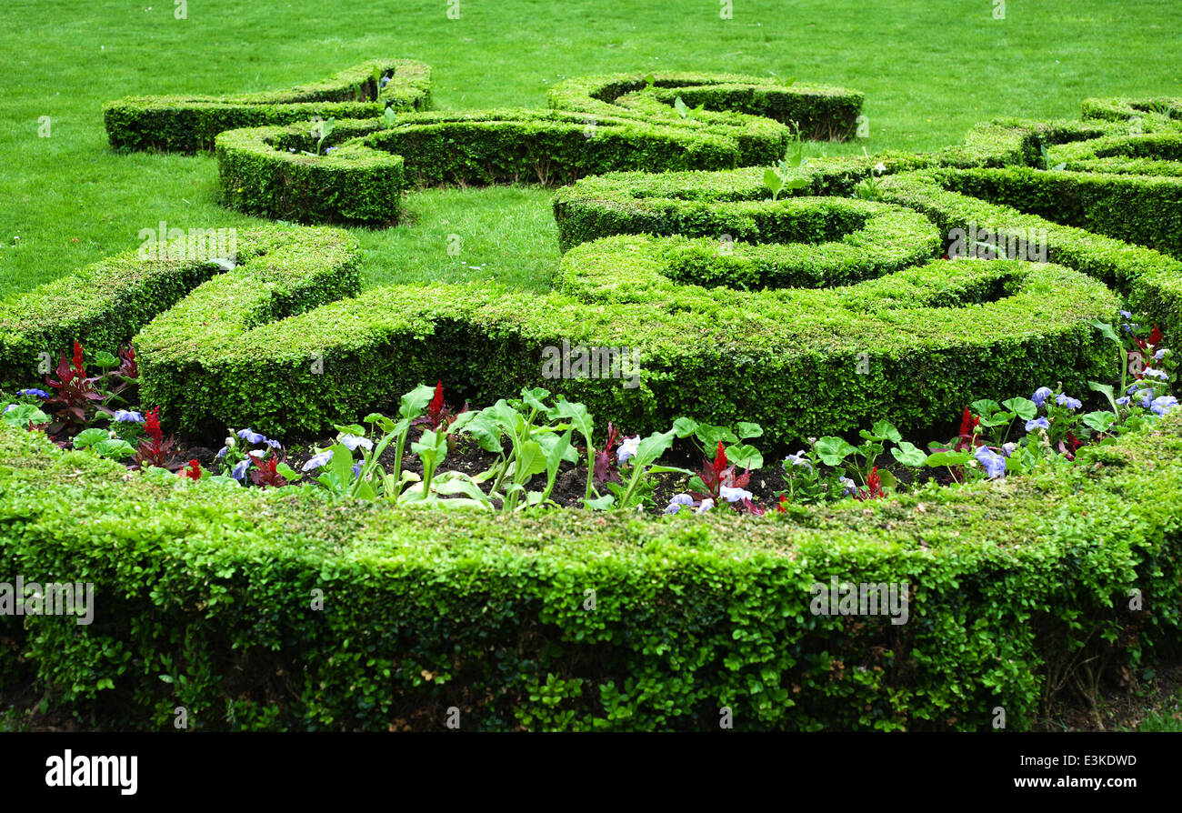 Garden paris maze hi-res stock photography and images - Alamy