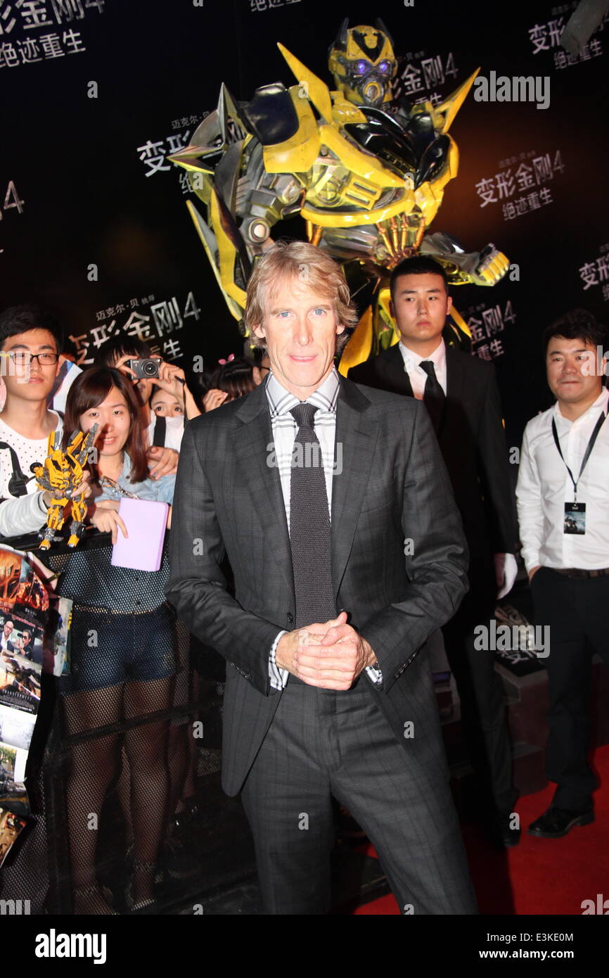 Transformers premiere michael bay hi-res stock photography and images ...