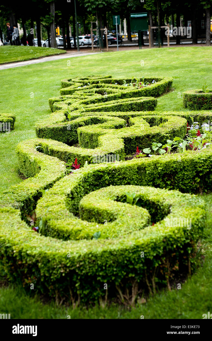 Garden paris maze hi-res stock photography and images - Alamy