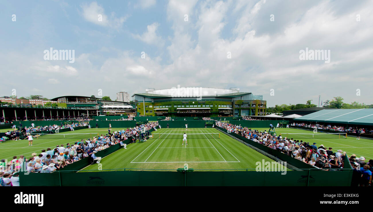 24.06.2014. London, England Wimbledon Championships Day Two spectator ...