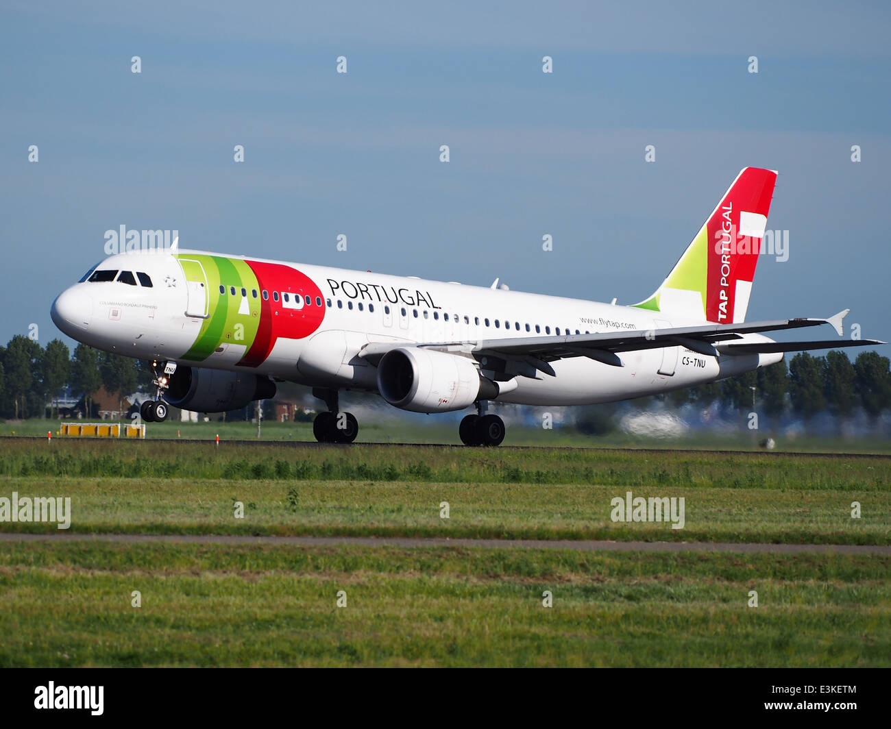 CS-TNU is an Airbus A320-214 operated by TAP Air Portugal, seen taking ...