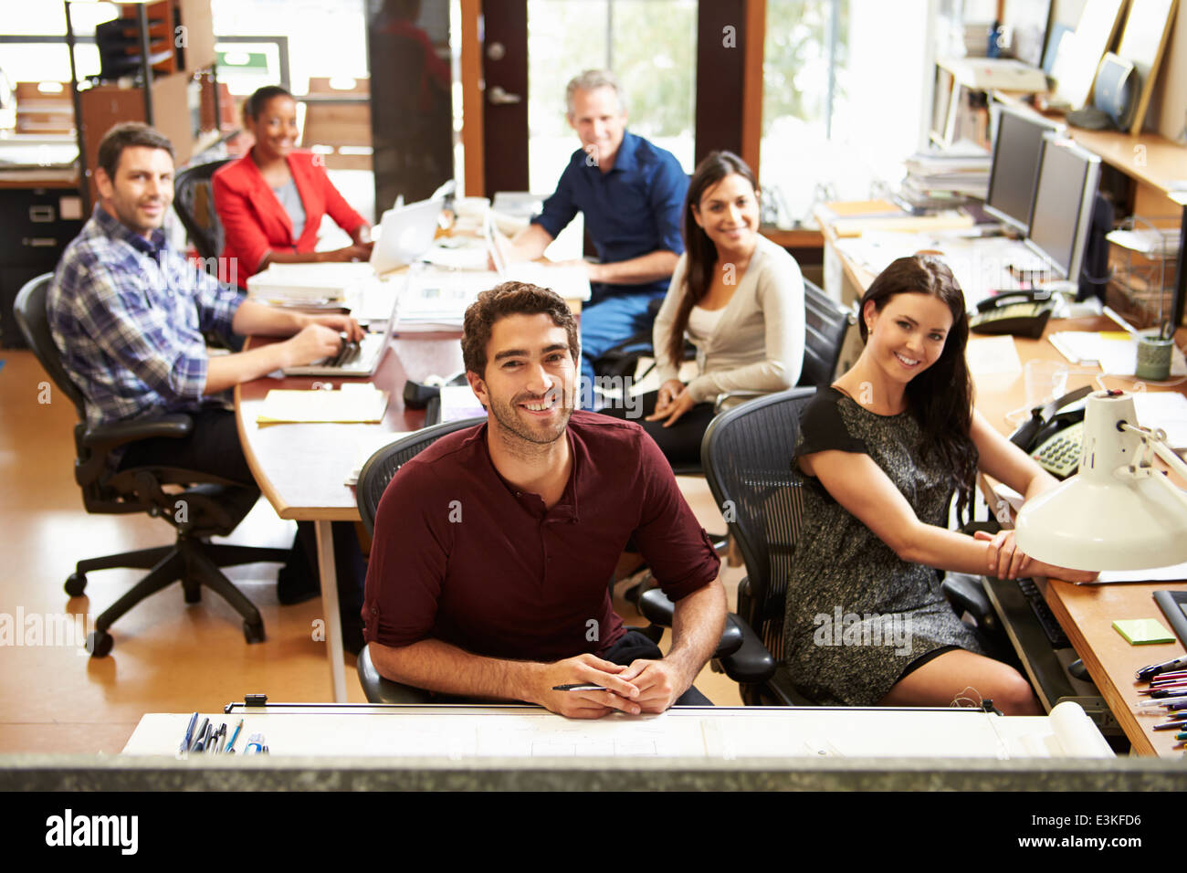 Office portrait group hi-res stock photography and images - Alamy