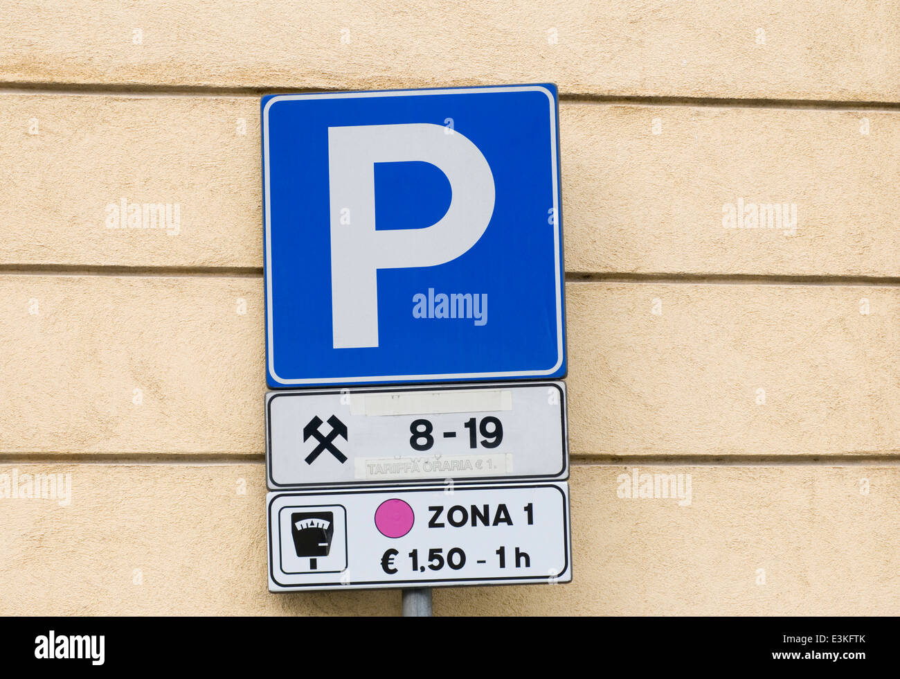 Parking sign and rate per hour, Italy, Europe Stock Photo - Alamy
