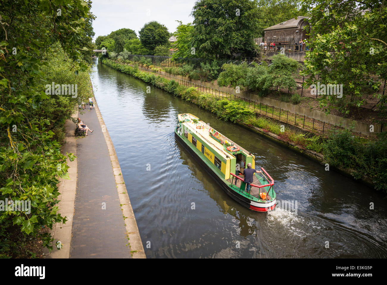 Narrow boat hi-res stock photography and images - Alamy