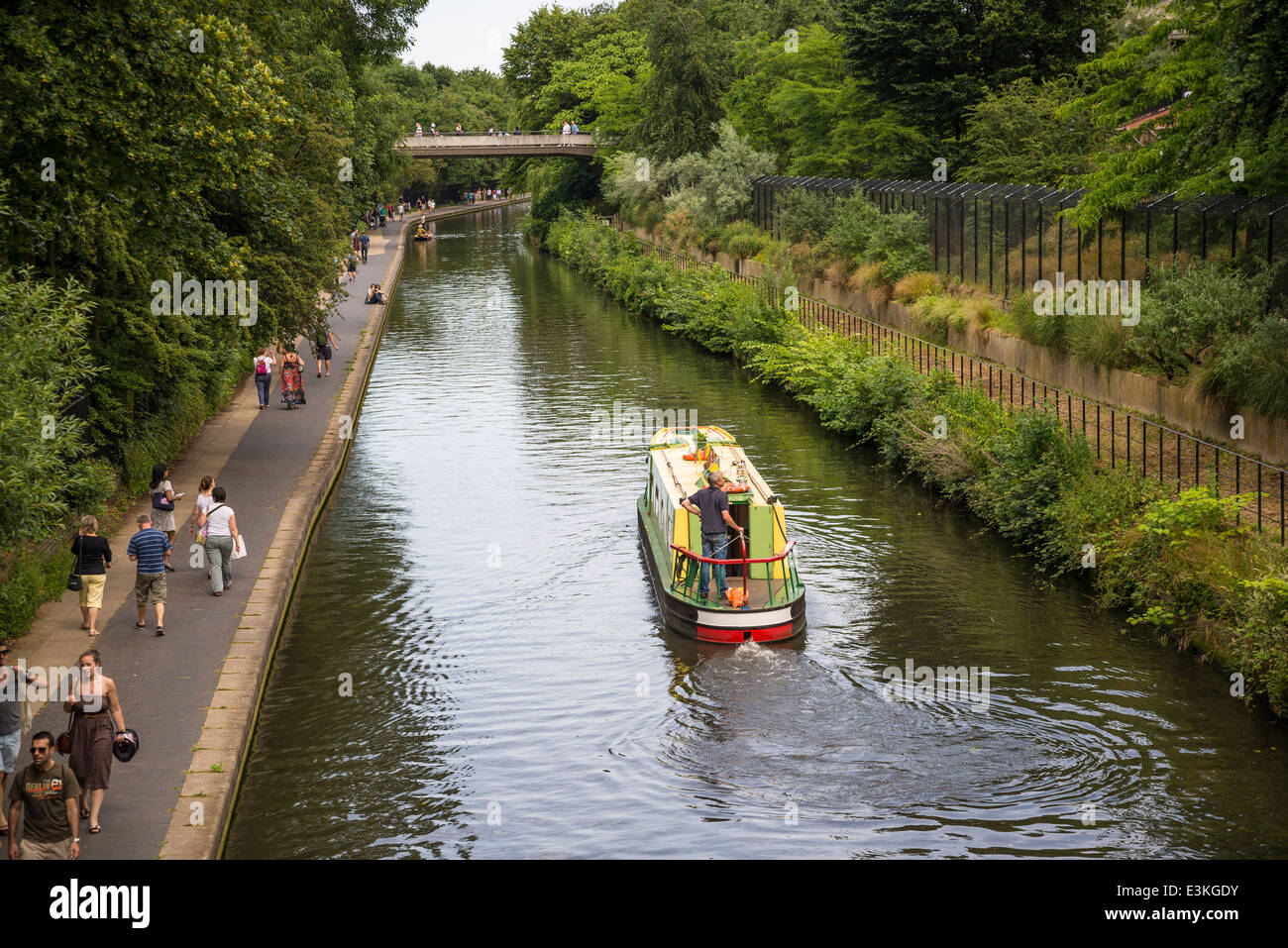 Canal narrow boat england uk hi-res stock photography and images - Alamy