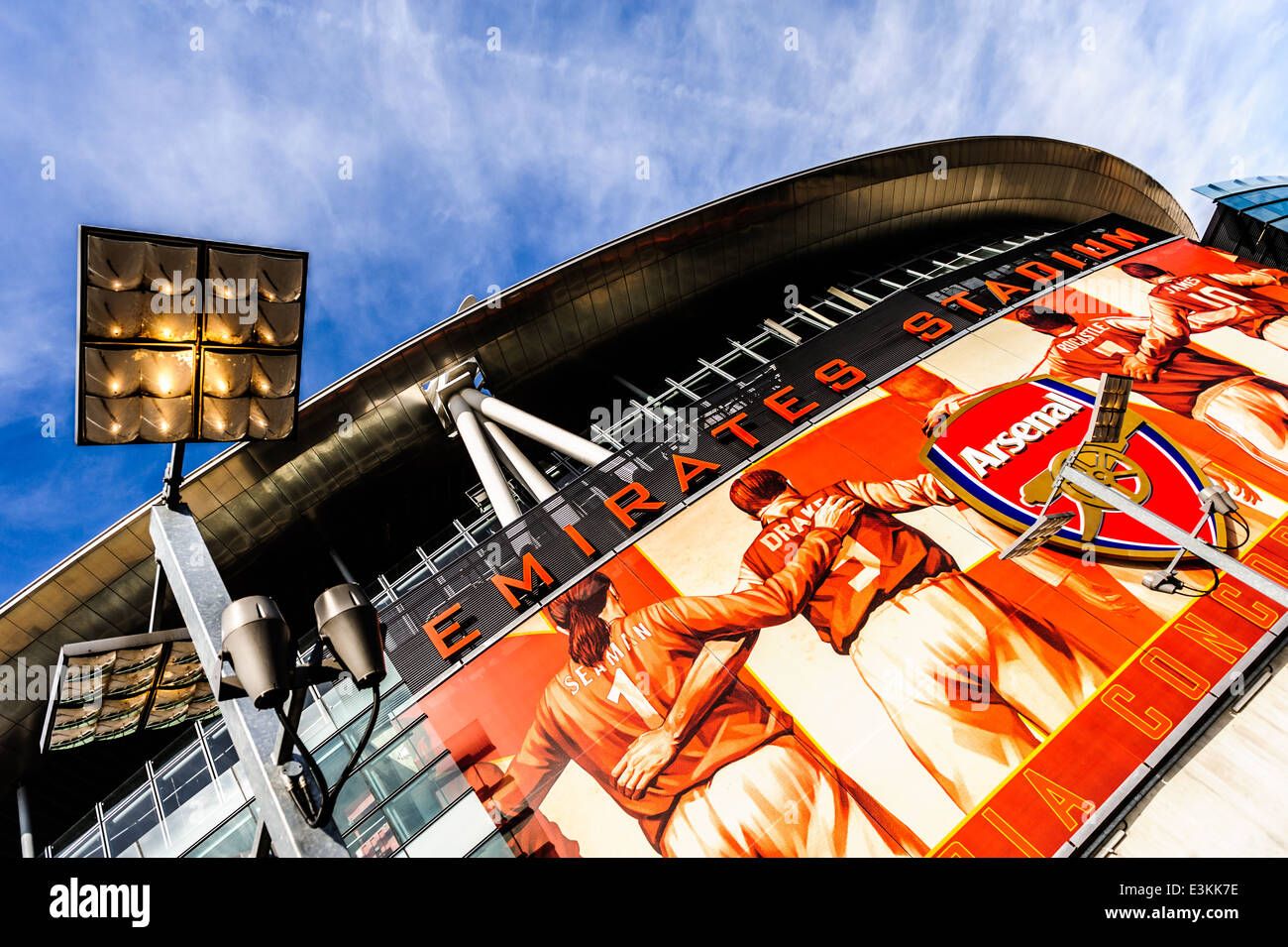 Arsenal football club logo hi-res stock photography and images - Alamy