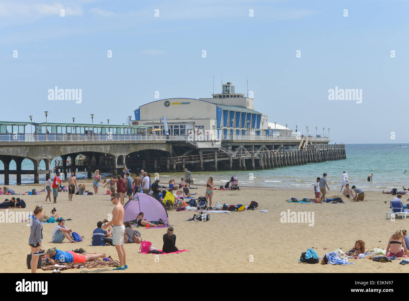 Bournemouth, Dorset, UK. 24th June 2014. The beach is full of people ...