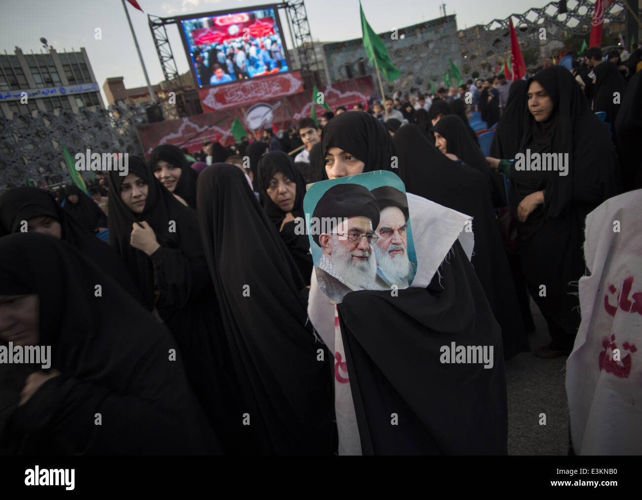 Portraits of irans supreme leader ayatollah ali khamenei hi-res stock ...