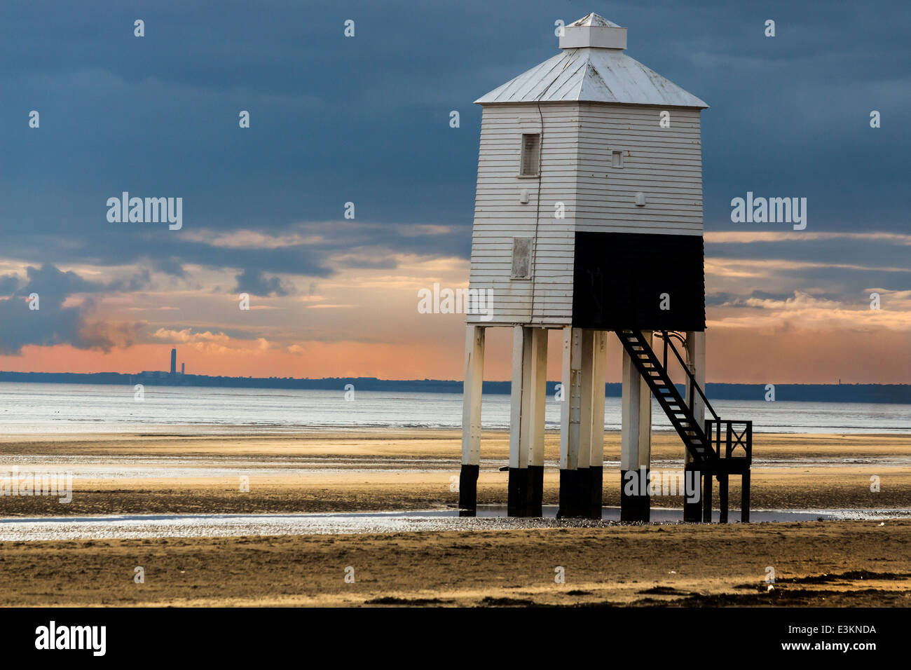 Walk along the beach burnham on sea hi-res stock photography and images ...