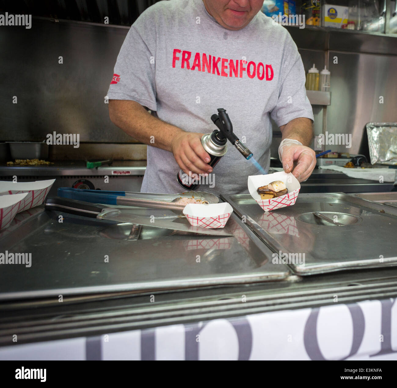 Foodies and passers-by partake in "mash-up" food creations from the ...