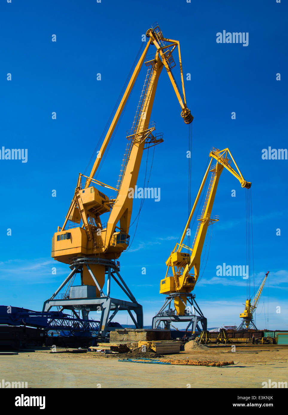 Crane in terminal panorama hi-res stock photography and images - Alamy