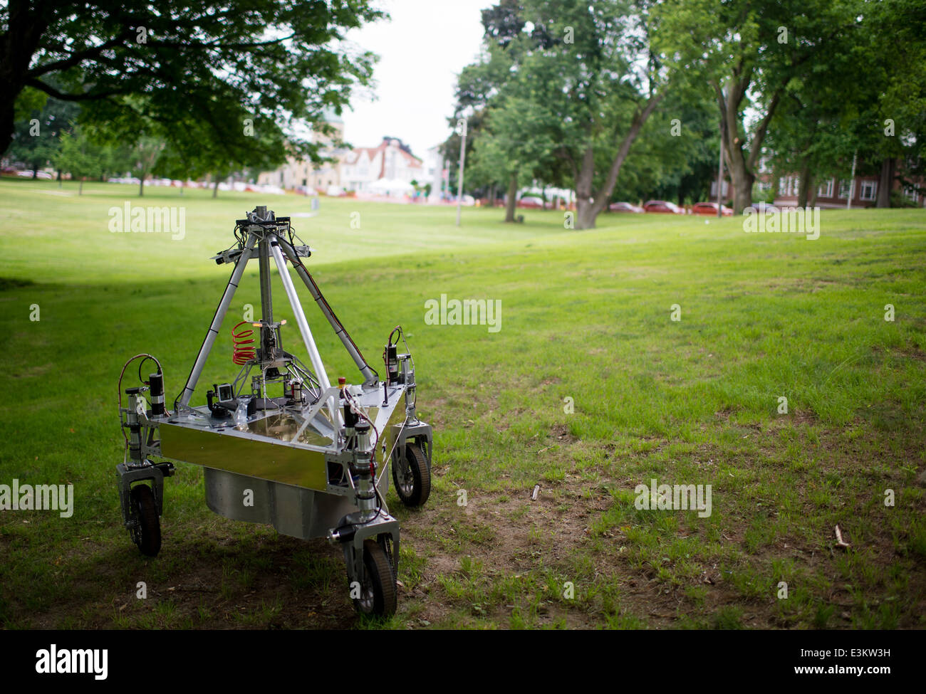 The 2014 NASA Centennial Challenges hosted the Sample Return Robot ...