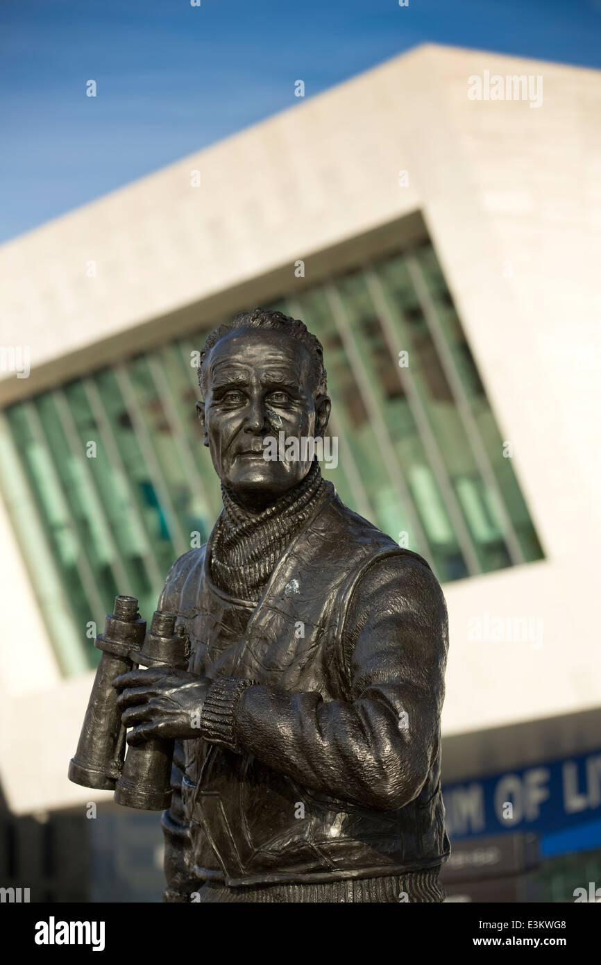 Captain Walker Statue, Liverpool, UK Stock Photo - Alamy