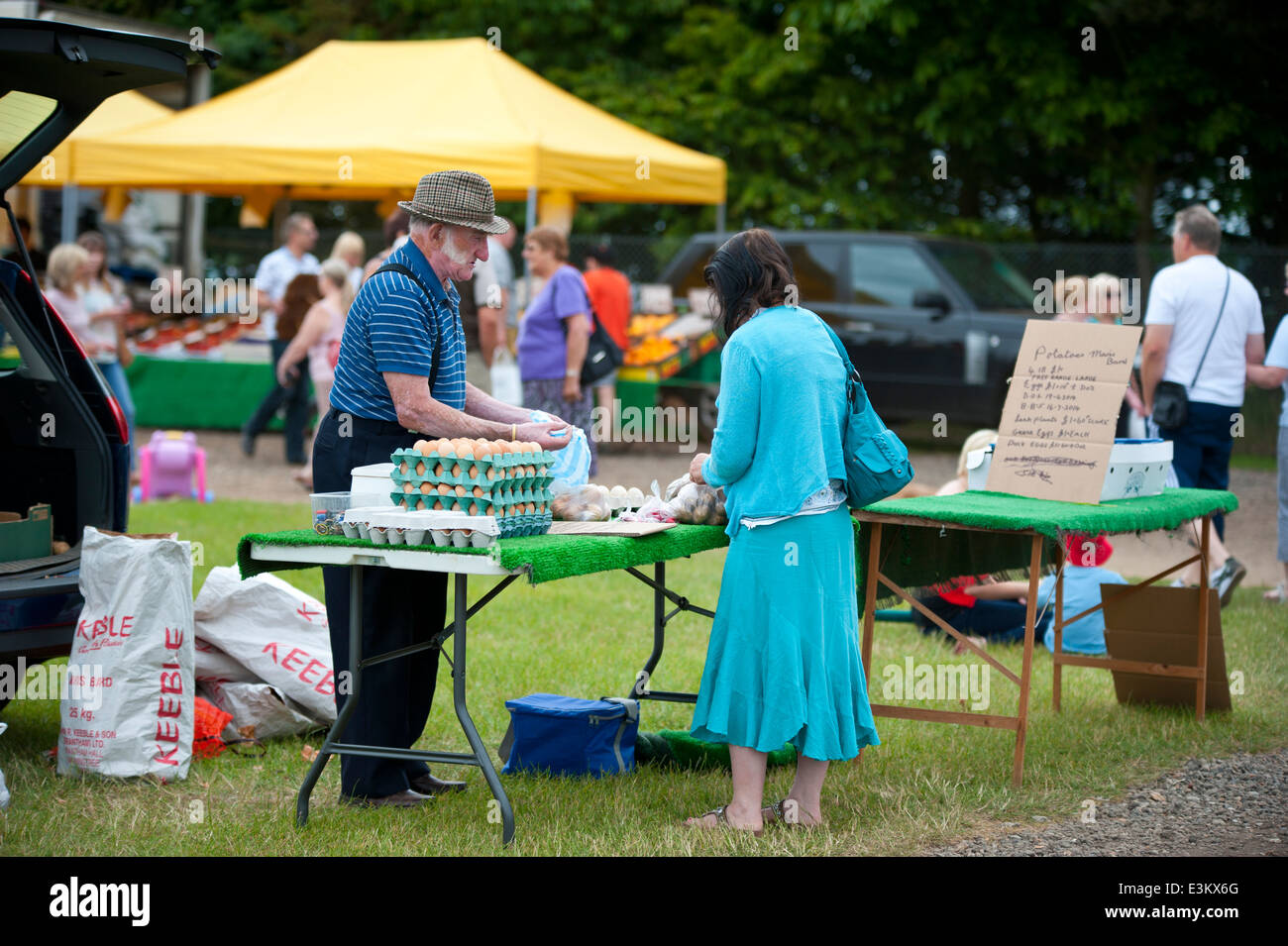 Car boot sale sign hi-res stock photography and images - Alamy