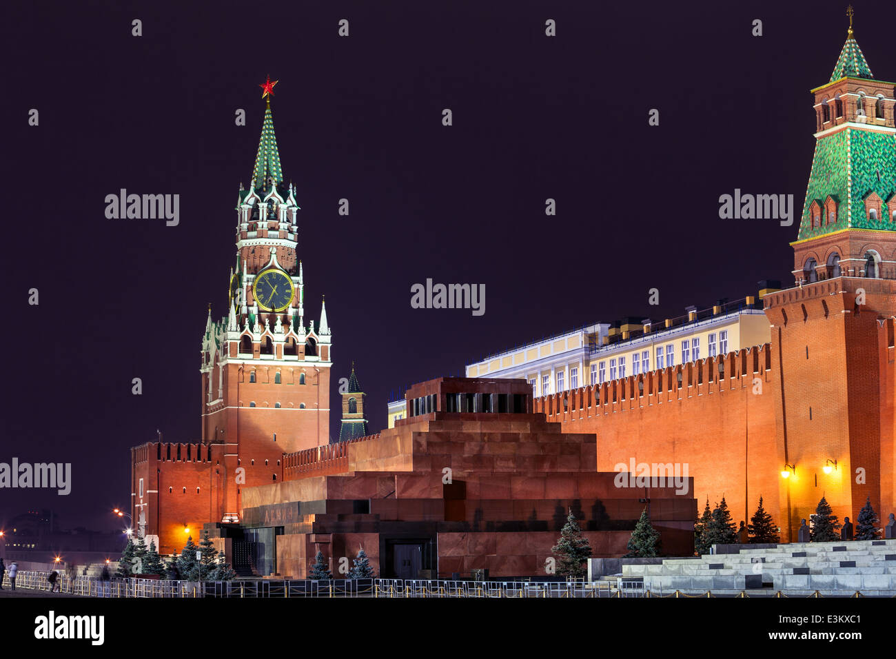Red square clock tower hi-res stock photography and images - Alamy