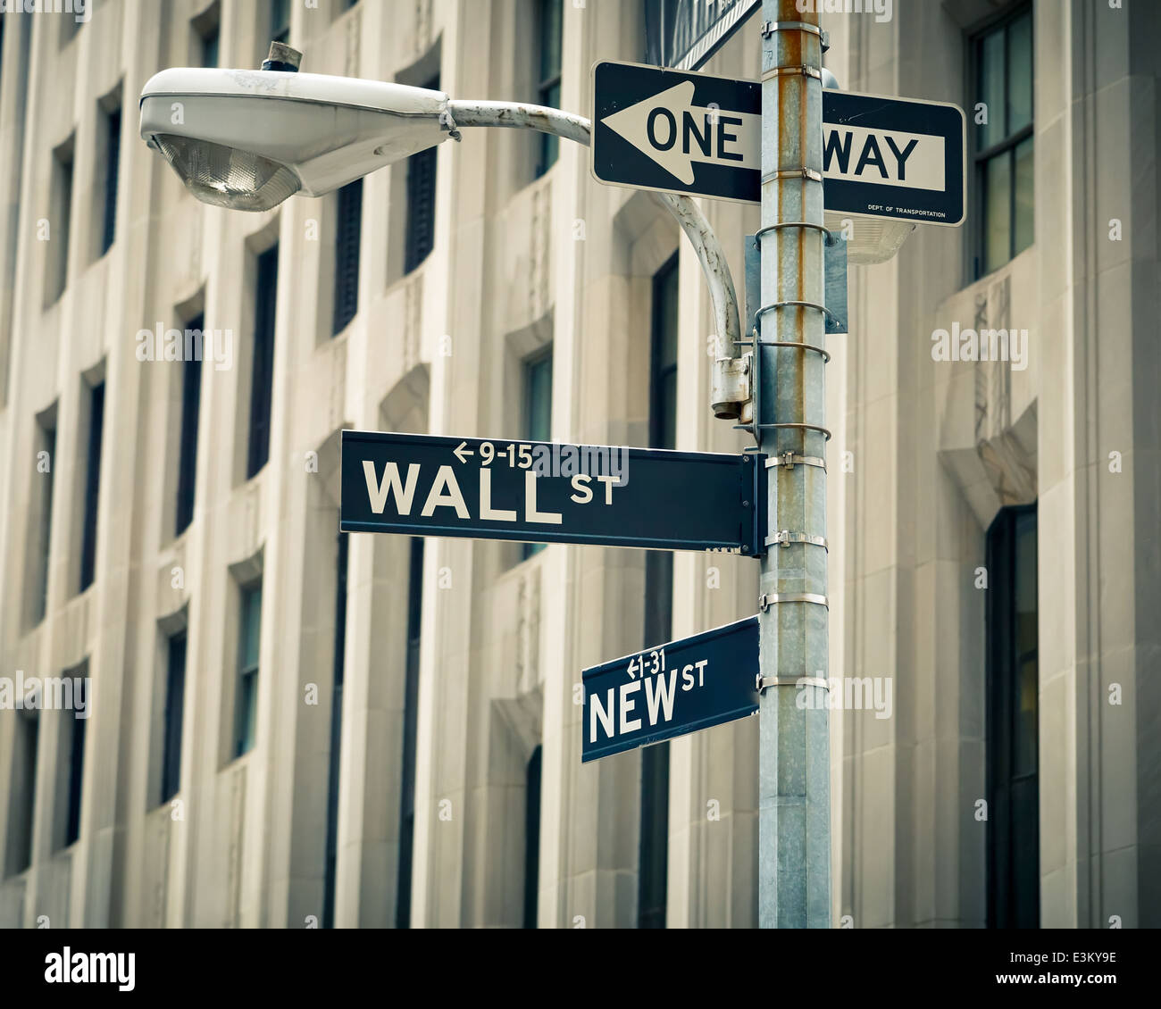 Nyc street lamp hi-res stock photography and images - Alamy