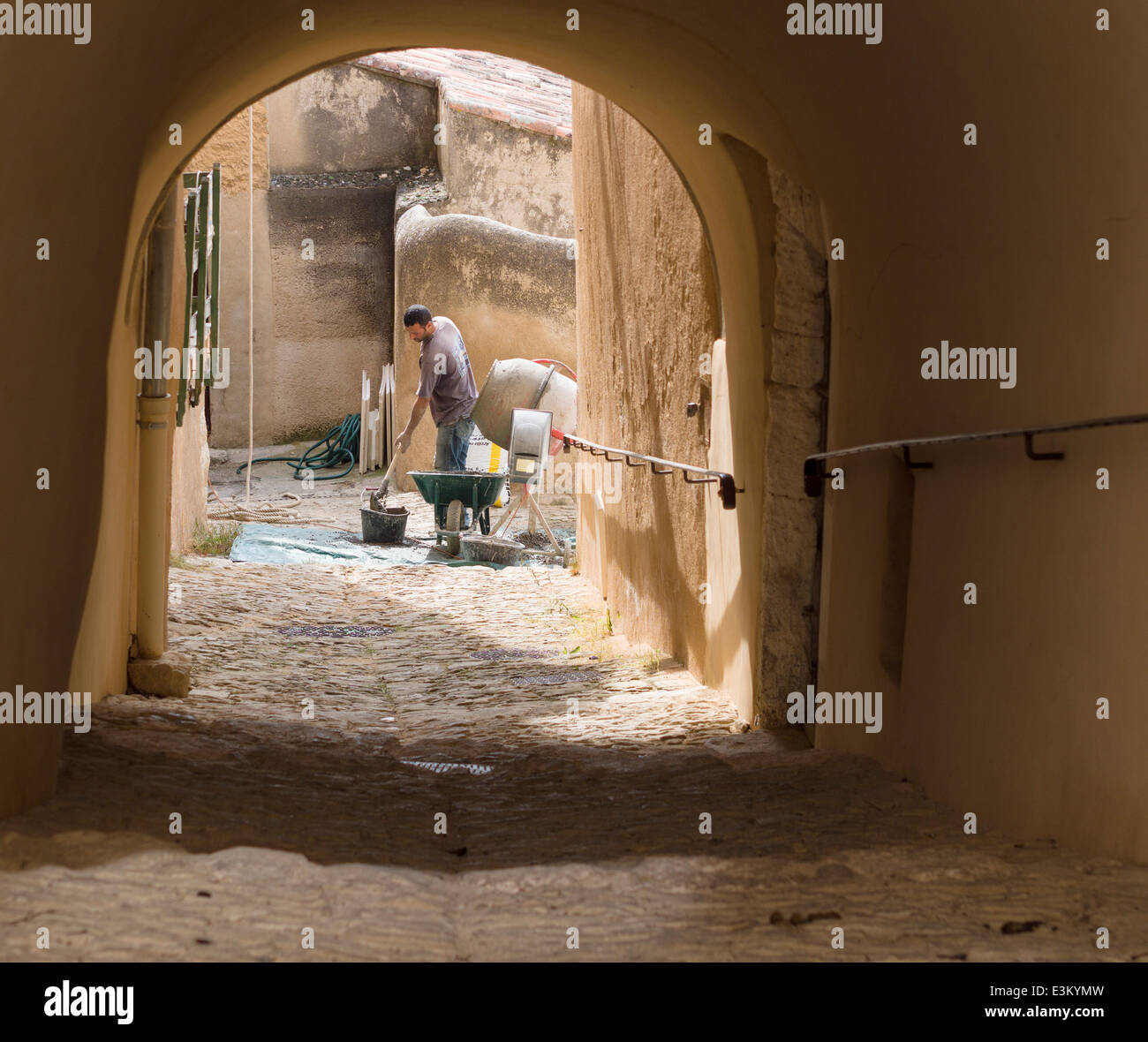 Hand mixing concrete shovel hi-res stock photography and images - Alamy