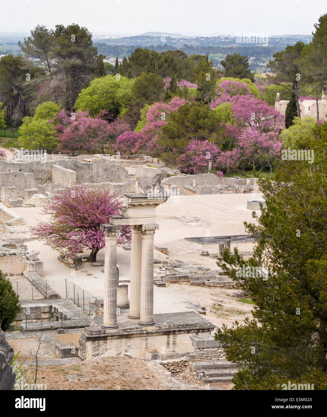 The quiet Ruins of Glanum site looking South. The extensive ruins of ...