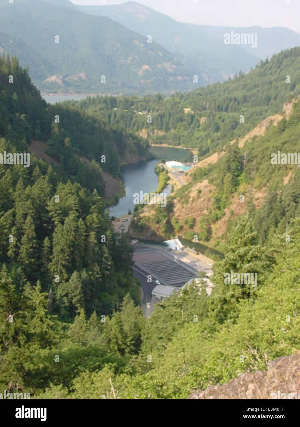 Little white salmon national fish hatchery hi-res stock photography and ...
