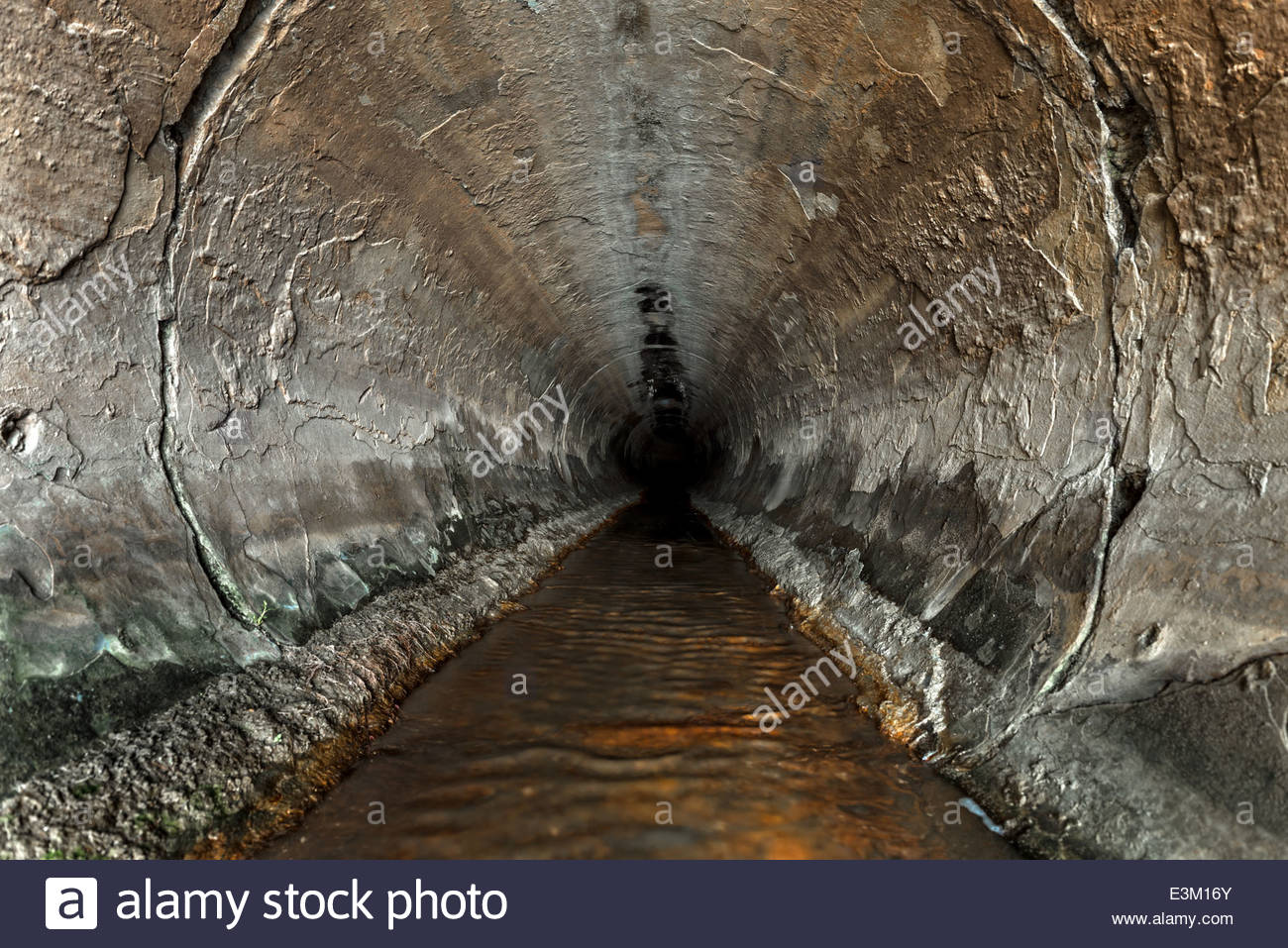 Underground Tunnel Sewer Stock Photos & Underground Tunnel Sewer Stock ...