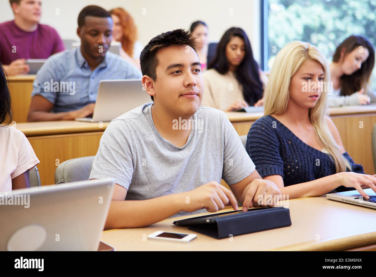 Digital tablets hi-res stock photography and images - Alamy