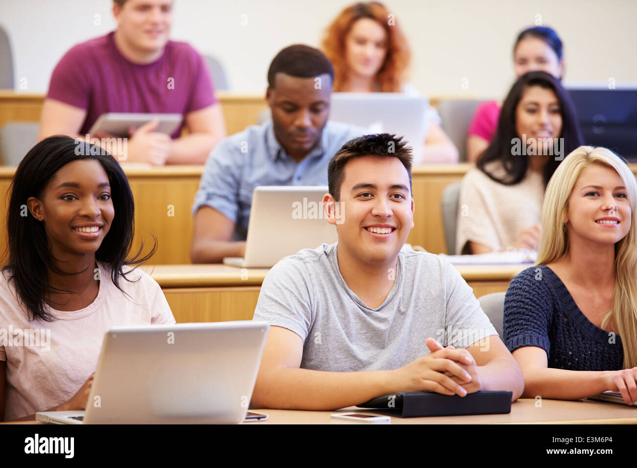 Students in class using tablets hi-res stock photography and images - Alamy