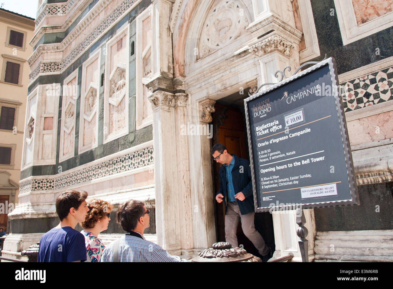 Doumo cathedral hi-res stock photography and images - Alamy