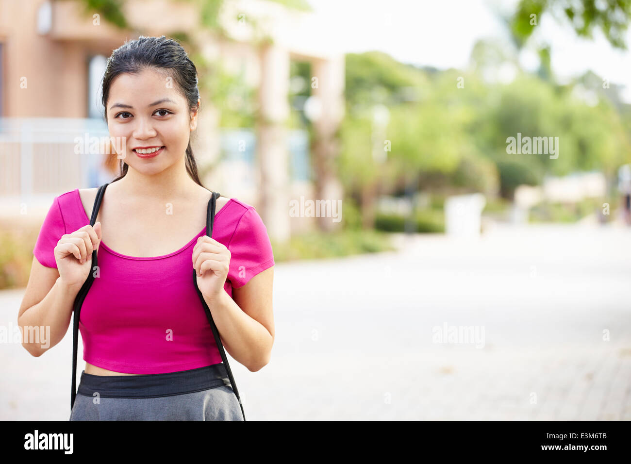 Female college student standing campus hi-res stock photography and ...