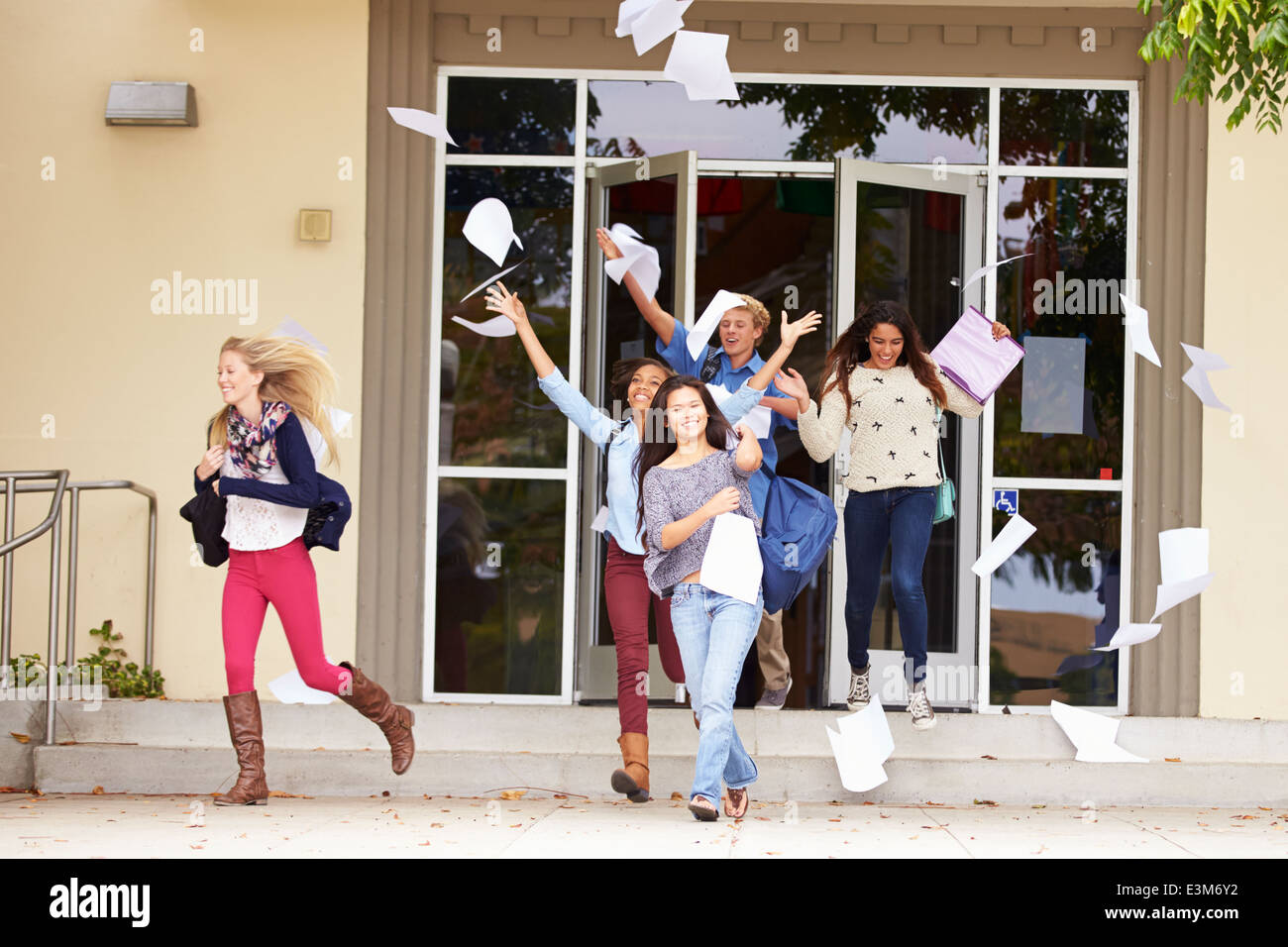 High School Pupils Celebrating End Of Term Stock Photo - Alamy