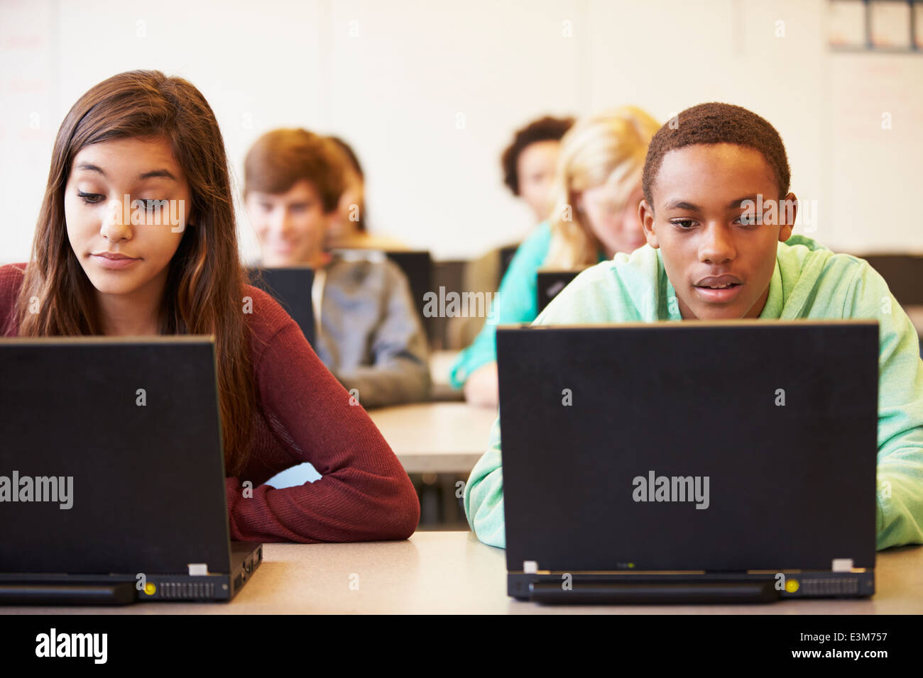 17 year old girl and 13 year old boy hi-res stock photography and ...