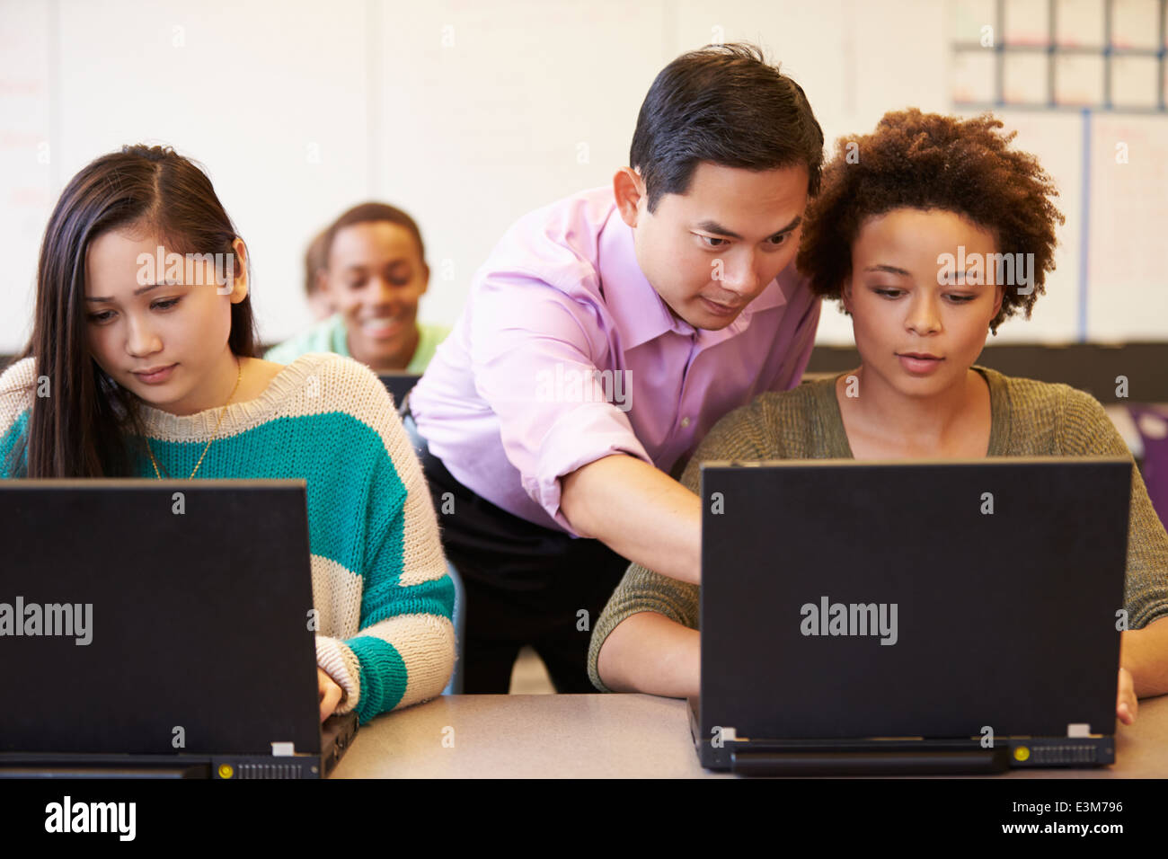Asian students teacher laptop hi-res stock photography and images - Alamy
