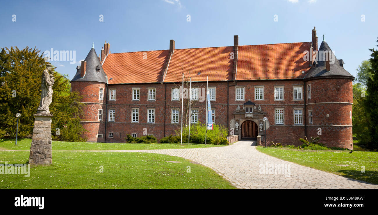 Wasserschloss Herten moated castle, Herten, Ruhr district, North Rhine ...
