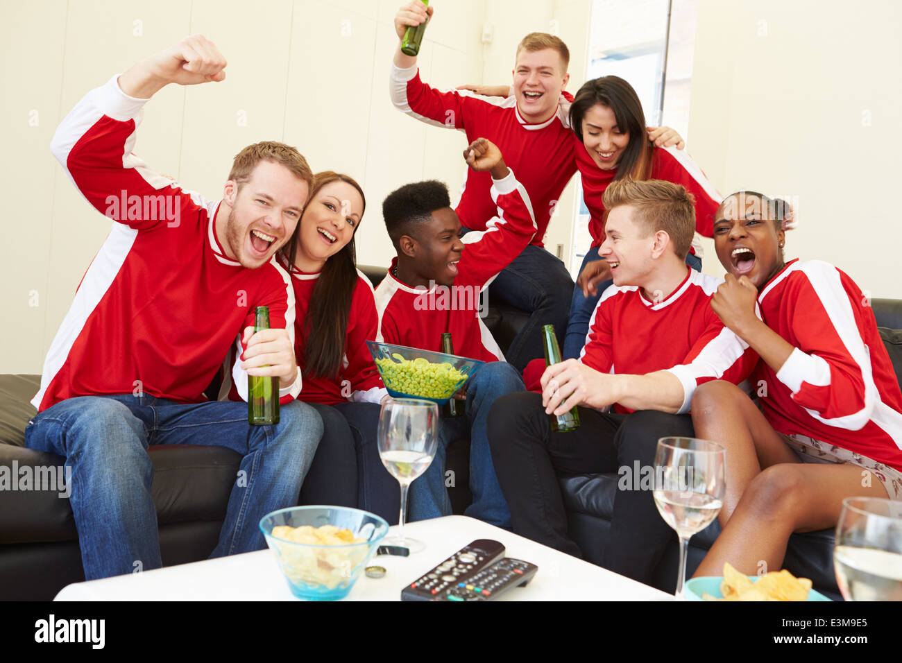 Young sports fans hi-res stock photography and images - Alamy