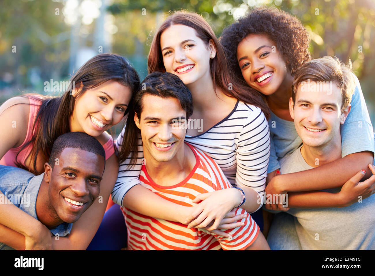 People having fun outdoor hi-res stock photography and images - Alamy