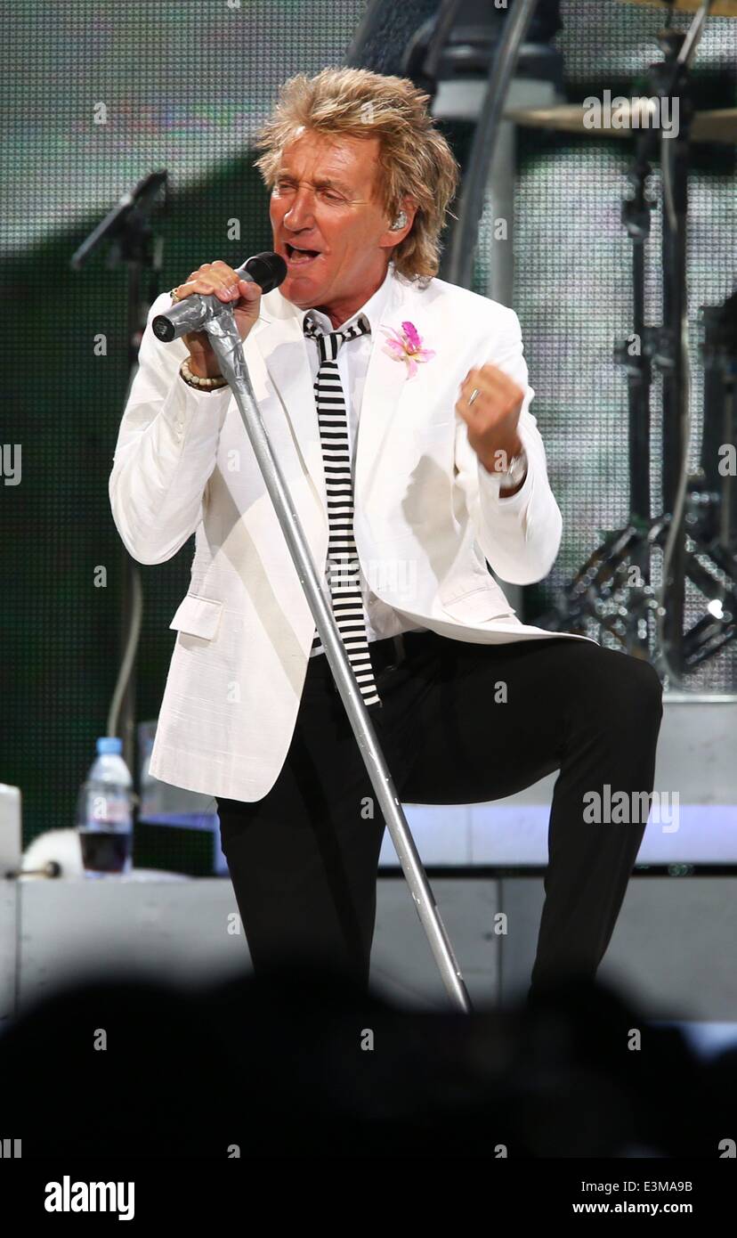 Rod stewart world music hi-res stock photography and images - Alamy