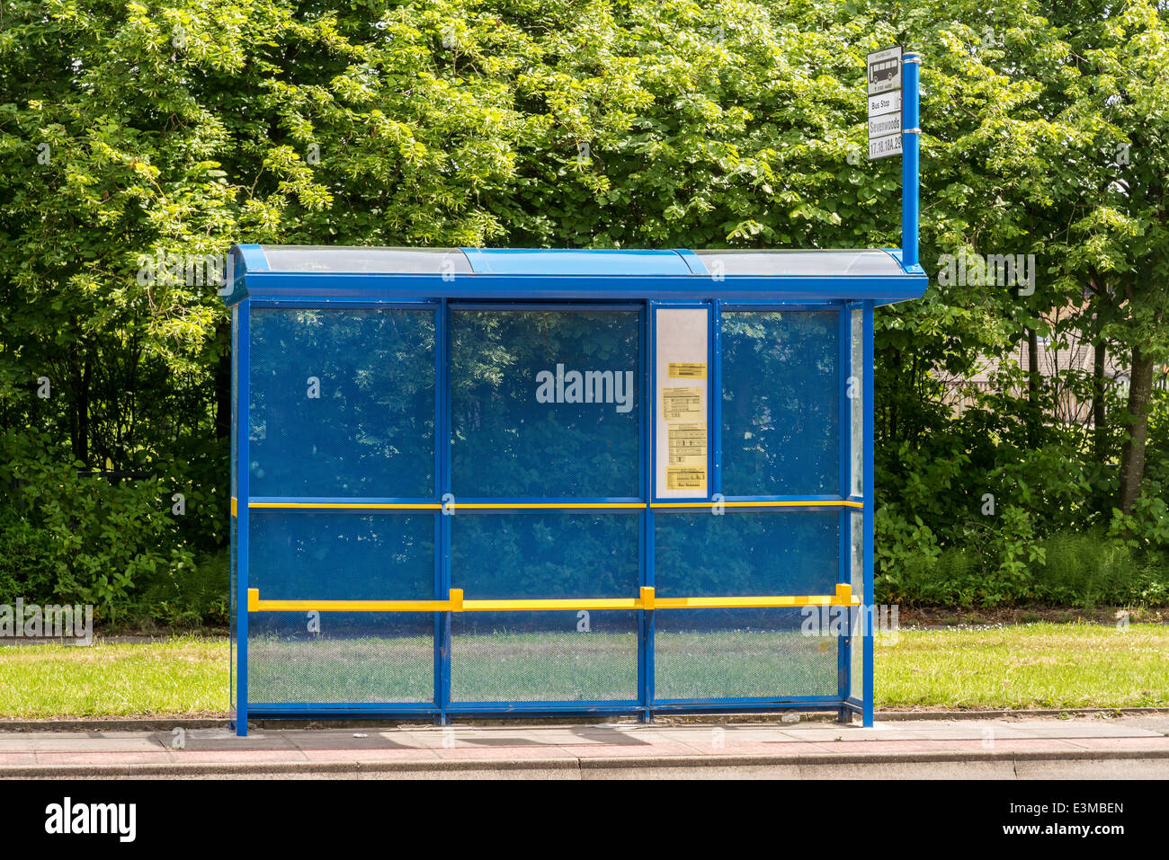 Modern bus shelter hi-res stock photography and images - Alamy