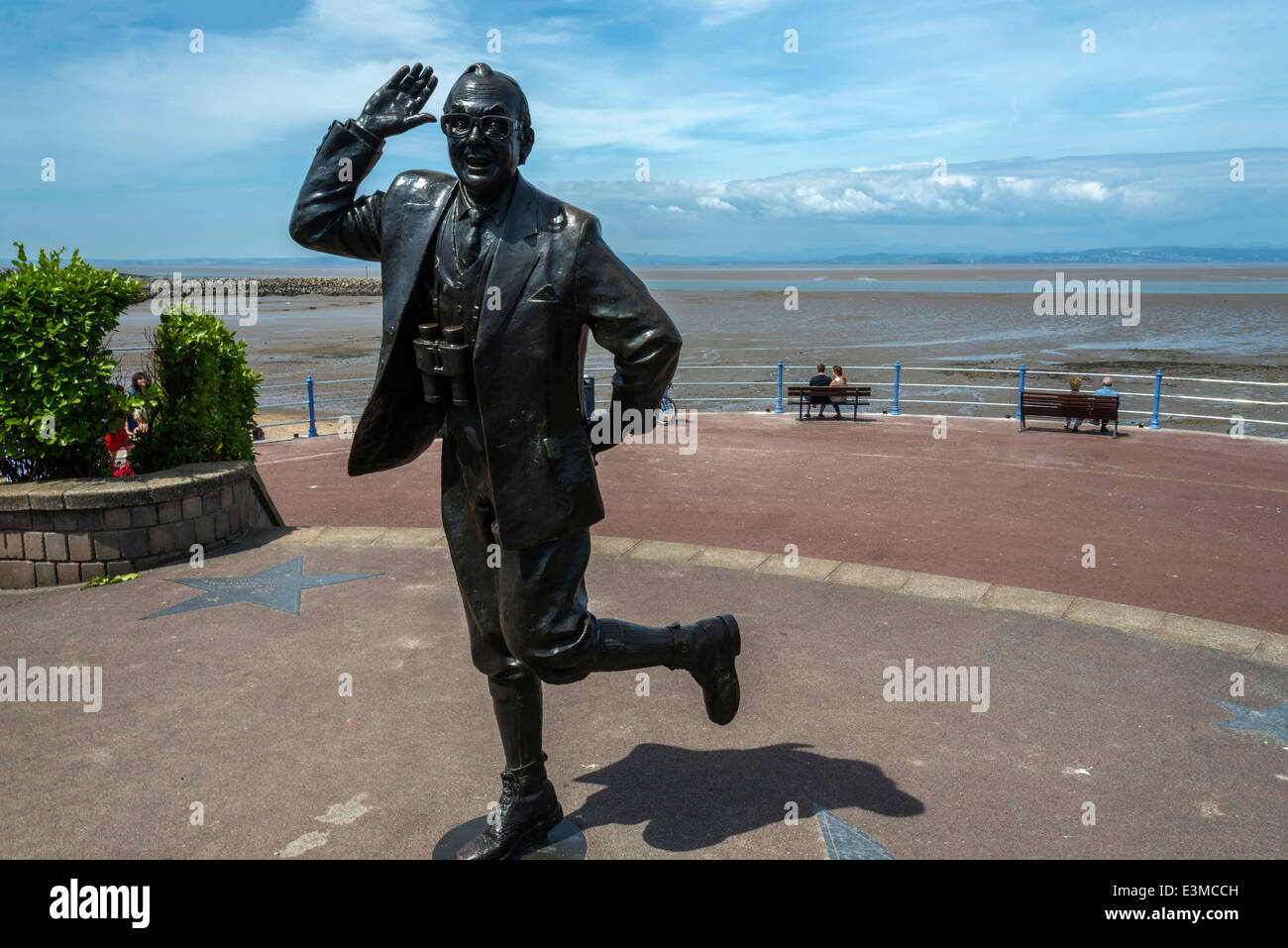 Statue comedian eric morecambe on hi-res stock photography and images ...
