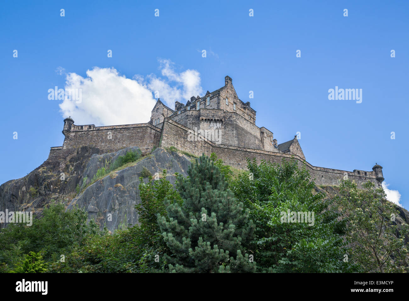 Edinburgh Castle on Rock Stock Photo - Alamy