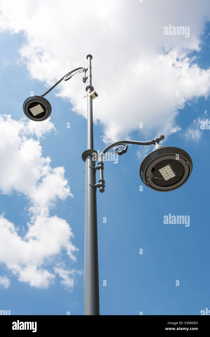 Modern street light pole hi-res stock photography and images - Alamy