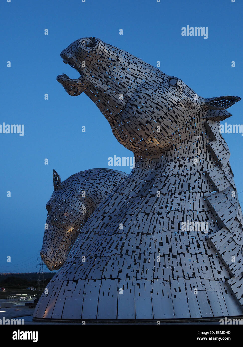 The magnificent Kelpies horse head sculptures, designed by Andy Scott ...