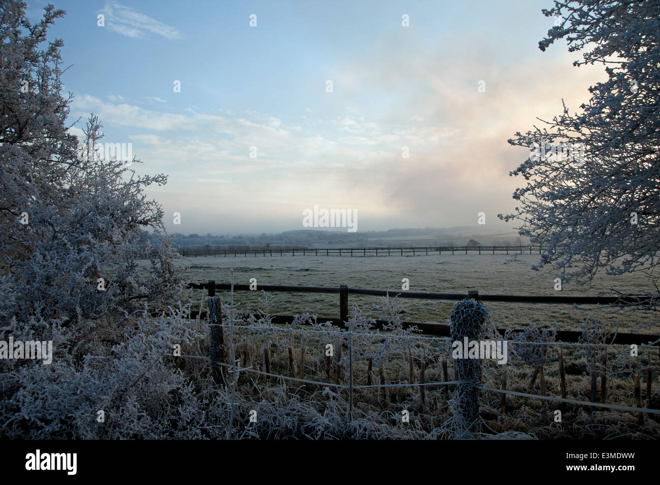 Views across fields hi-res stock photography and images - Alamy