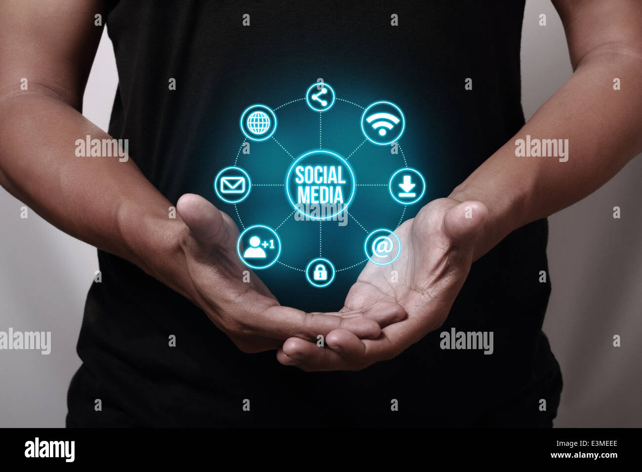 Social media hi-res stock photography and images - Alamy